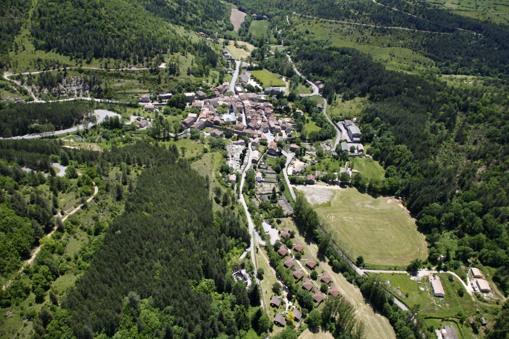 Alzon vu du ciel – Mairie d'Alzon
